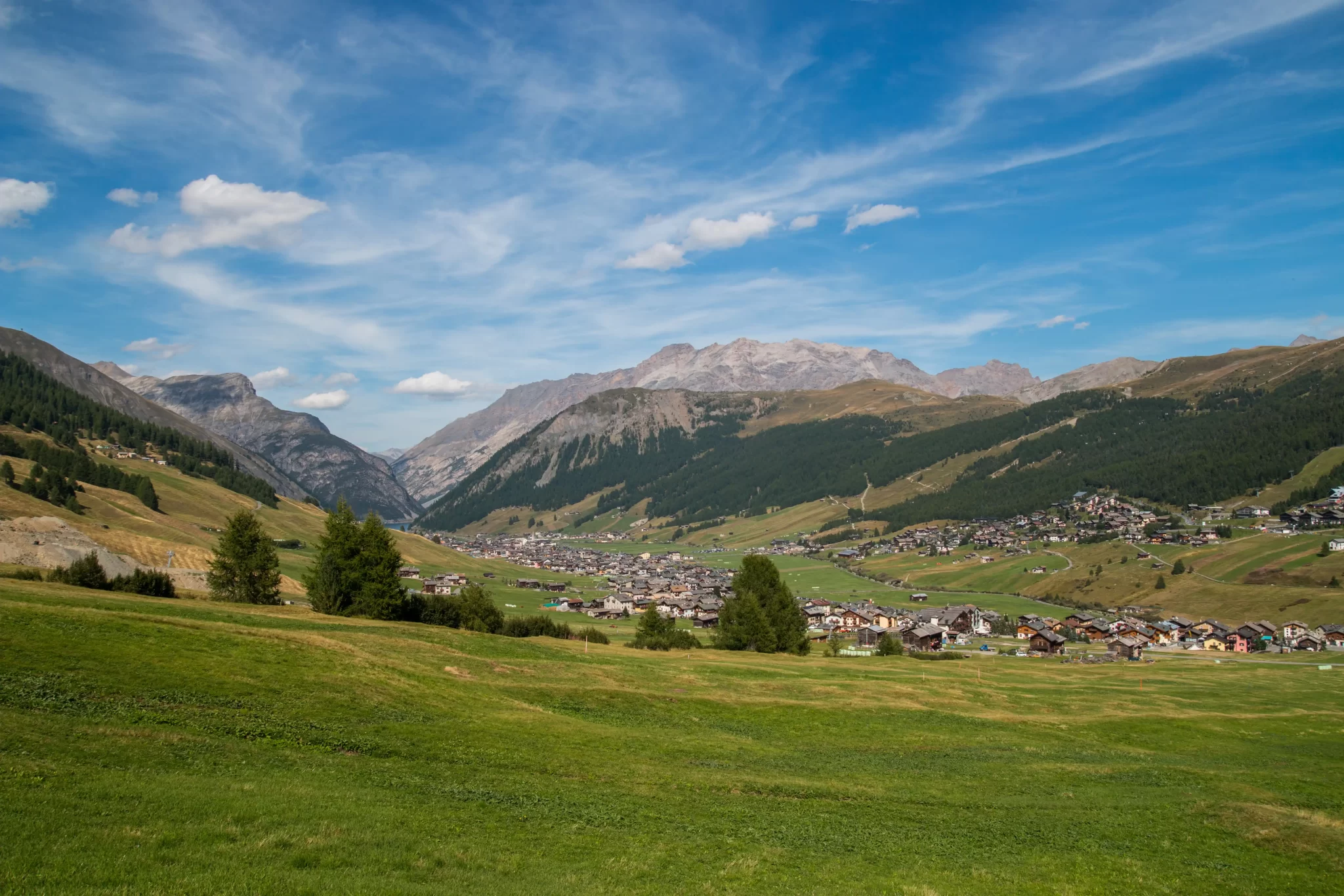 Stay in the Heart of Livigno | Hotel Gallis